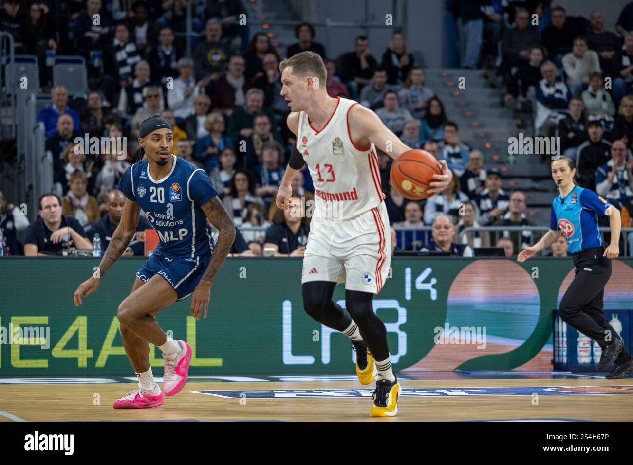 Mannheim, Deutschland. 12th Jan, 2025. Michael Weathers (MLP Academics ...