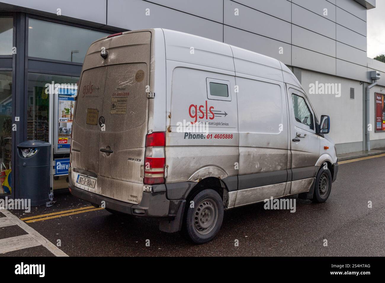 GSLS cash in transit van outside Lidl Supermarket, Clonakilty, West ...