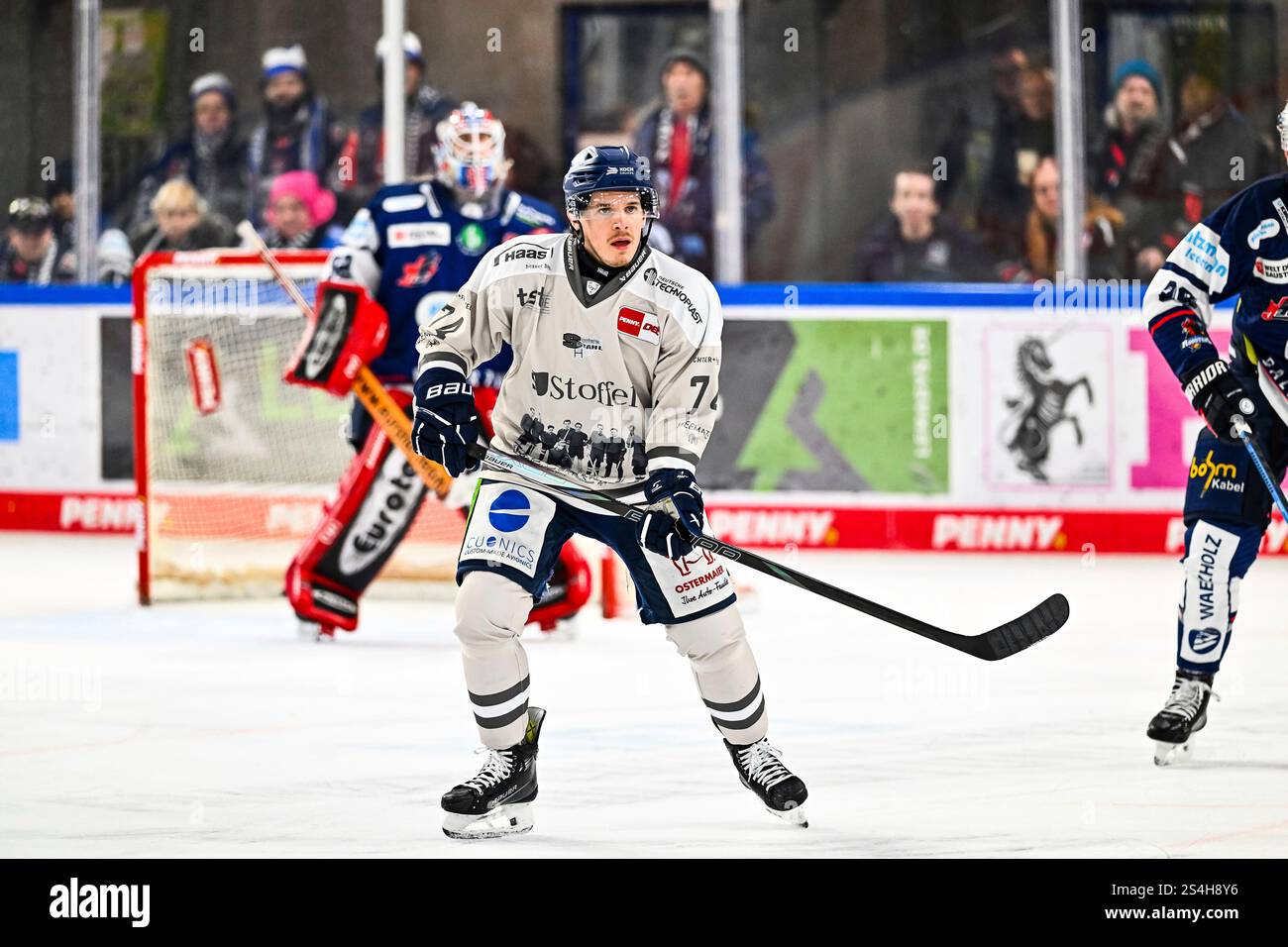 Straubing, Deutschland. 12th Jan, 2025. Travis St. Denis (Straubing ...