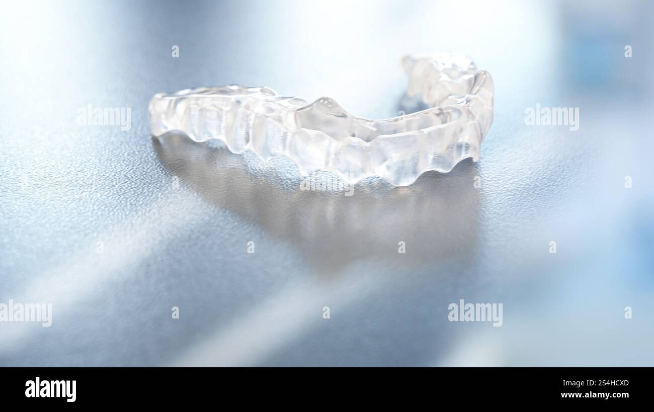 Dental splint for night-time grinding or for correcting the position of ...
