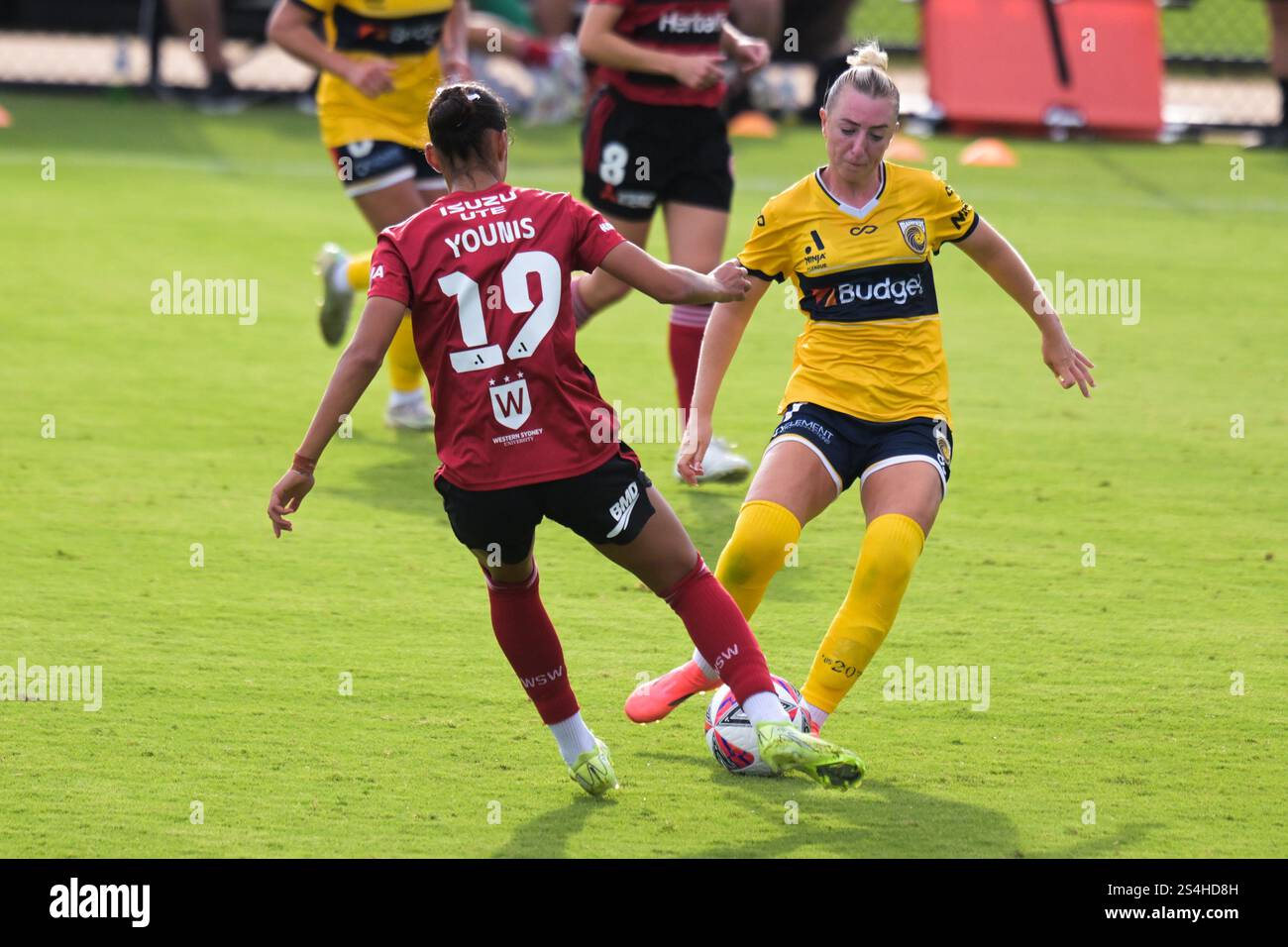 Rooty Hills, Australia. 12th Jan, 2025. Talia Marie Younis (L) of ...