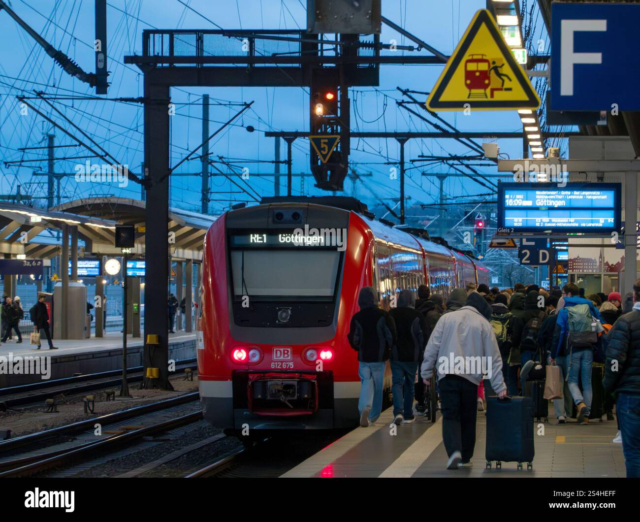 Erfurt, Germany. 21st Dec, 2024. The RE1 train to Göttingen stops on ...
