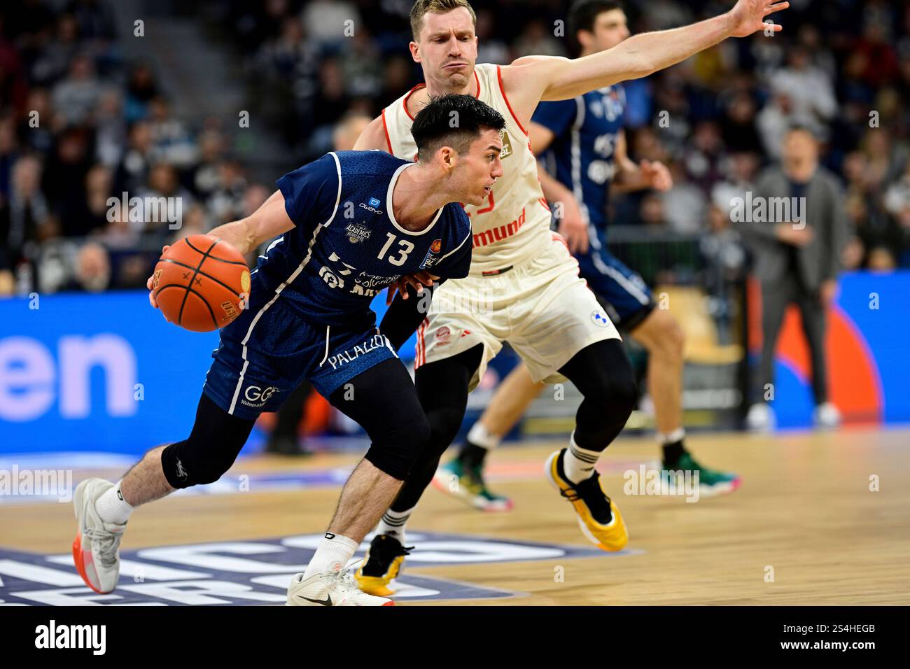 Mannheim, Deutschland. 22nd Dec, 2024. Andreas Obst (FC Bayern M?nchen ...