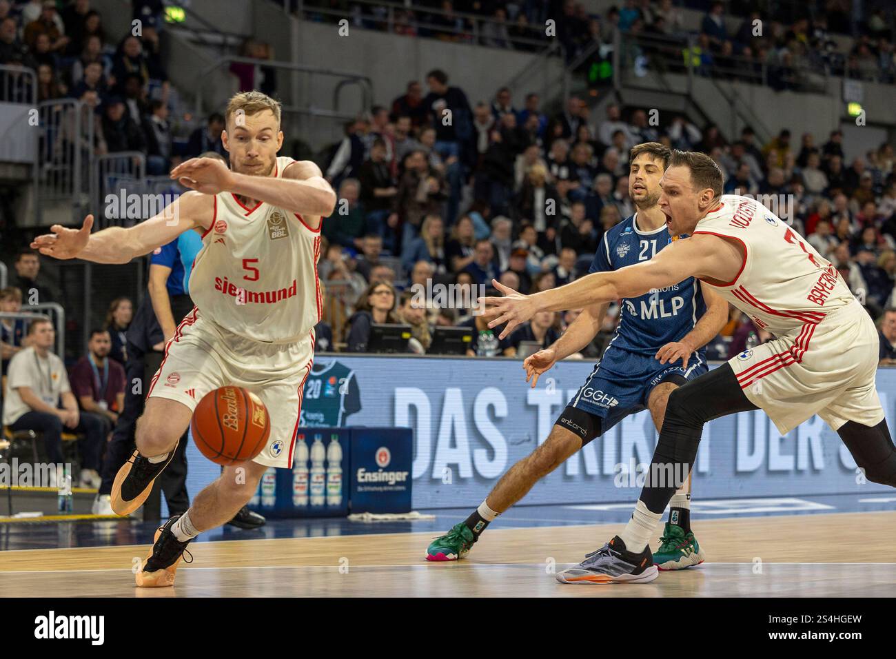 Mannheim, Deutschland. 12th Jan, 2025. Niels Giffey (FC Bayern Basketball, #05), Johannes ...