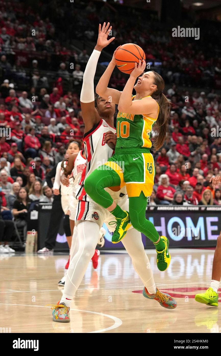 COLUMBUS, OH - JANUARY 12: Oregon Ducks guard Peyton Scott (10) drives ...