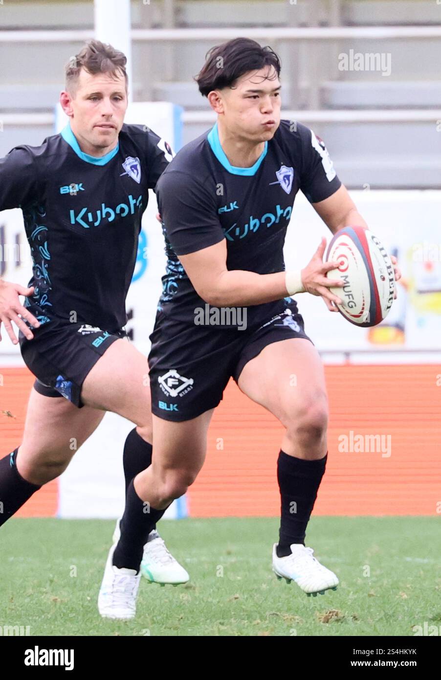 Tokyo, Japan. 12th Jan, 2025. Kubota Spears Funabashi Tokyo-bay center Yuya Hirose carries the ...