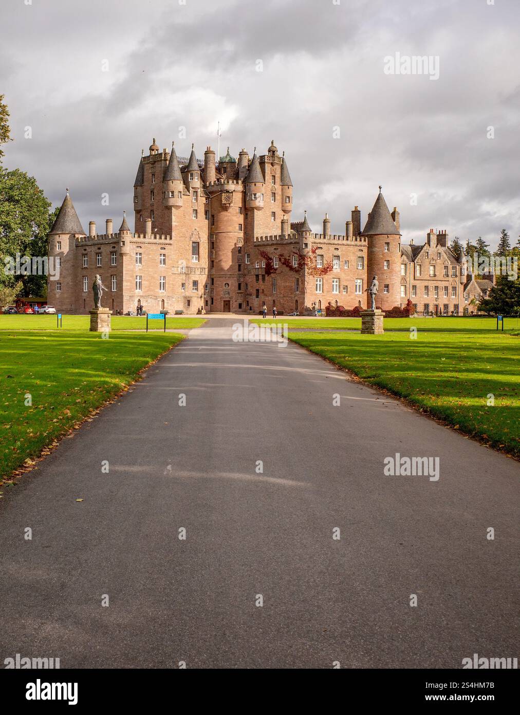 Glamis castle angus scotland hi-res stock photography and images - Alamy