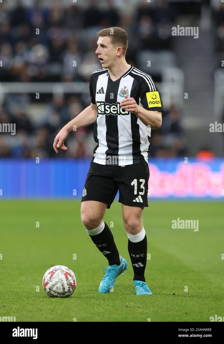 Newcastle Upon Tyne, UK. 12th Jan, 2025. Matt Targett of Newcastle ...
