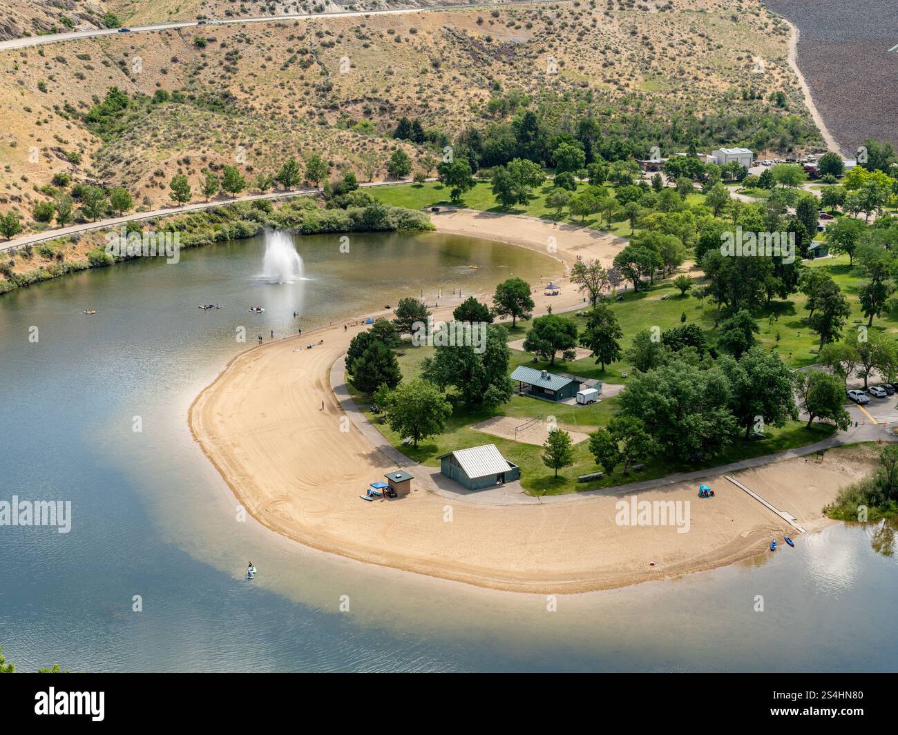 Park with beach and waters edge at Lucky Peak Dam Stock Photo - Alamy