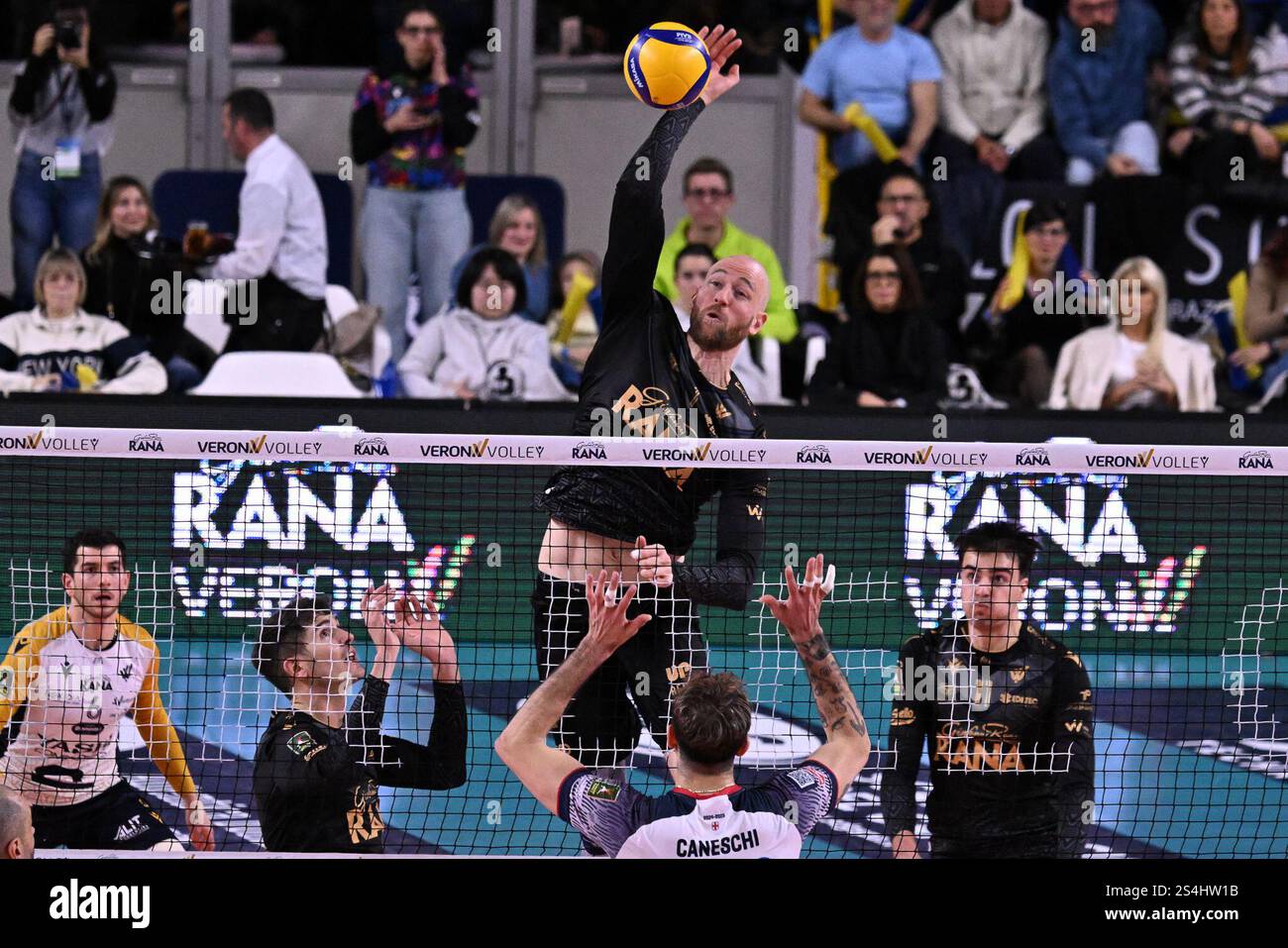 Verona, Italy. 12th Jan, 2025. Zingel Aidan ( Rana Verona Volley ...