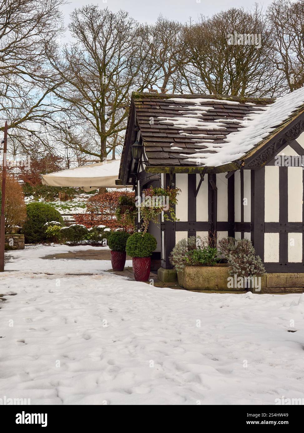 Belmont, Chorley, Lancashire, UK, 01-11-2025: Charming snow-covered ...