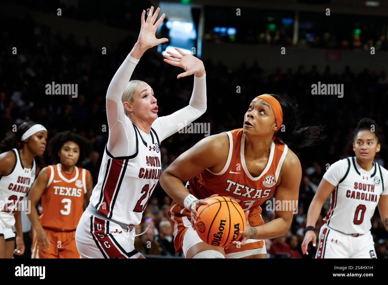 Texas forward Aaliyah Moore looks to shoot against South Carolina forward Chloe Kitts (21 ...