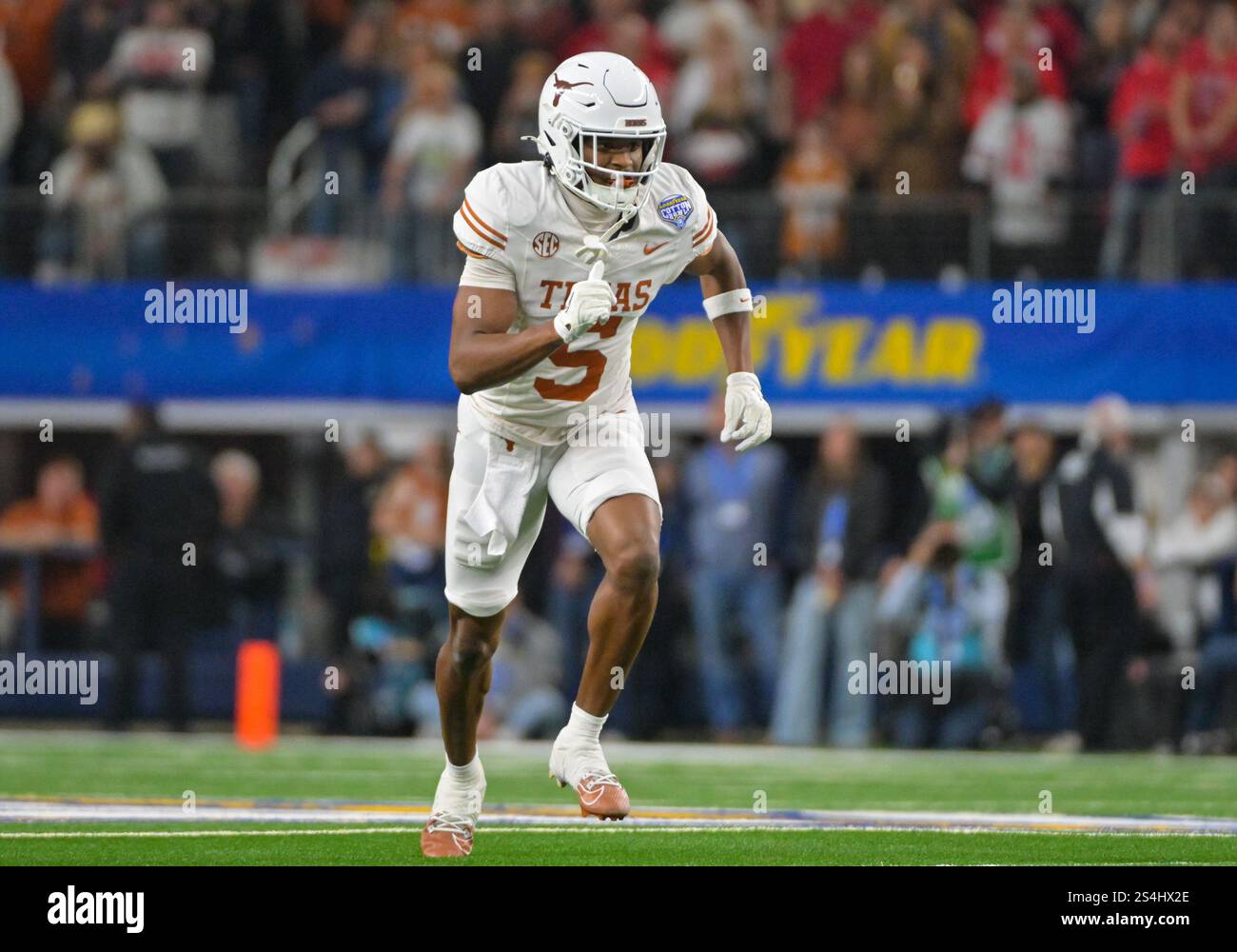 Arlington, USA. 10th Jan, 2025. January 10 2025: Texas Longhorns wide ...