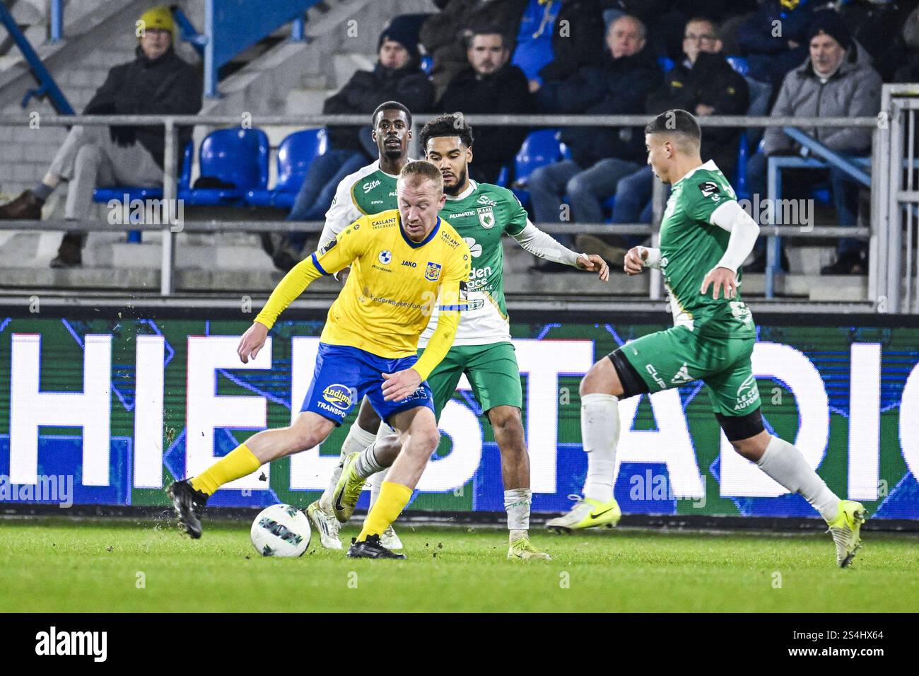 Beveren's Christian Bruls and RAAL's Maxime Xavier Pau pictured in ...