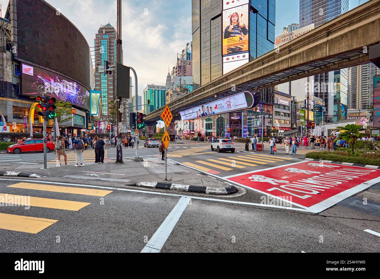 Pedestrian crossing at the intersection of Jalan Bukit Bintang and ...