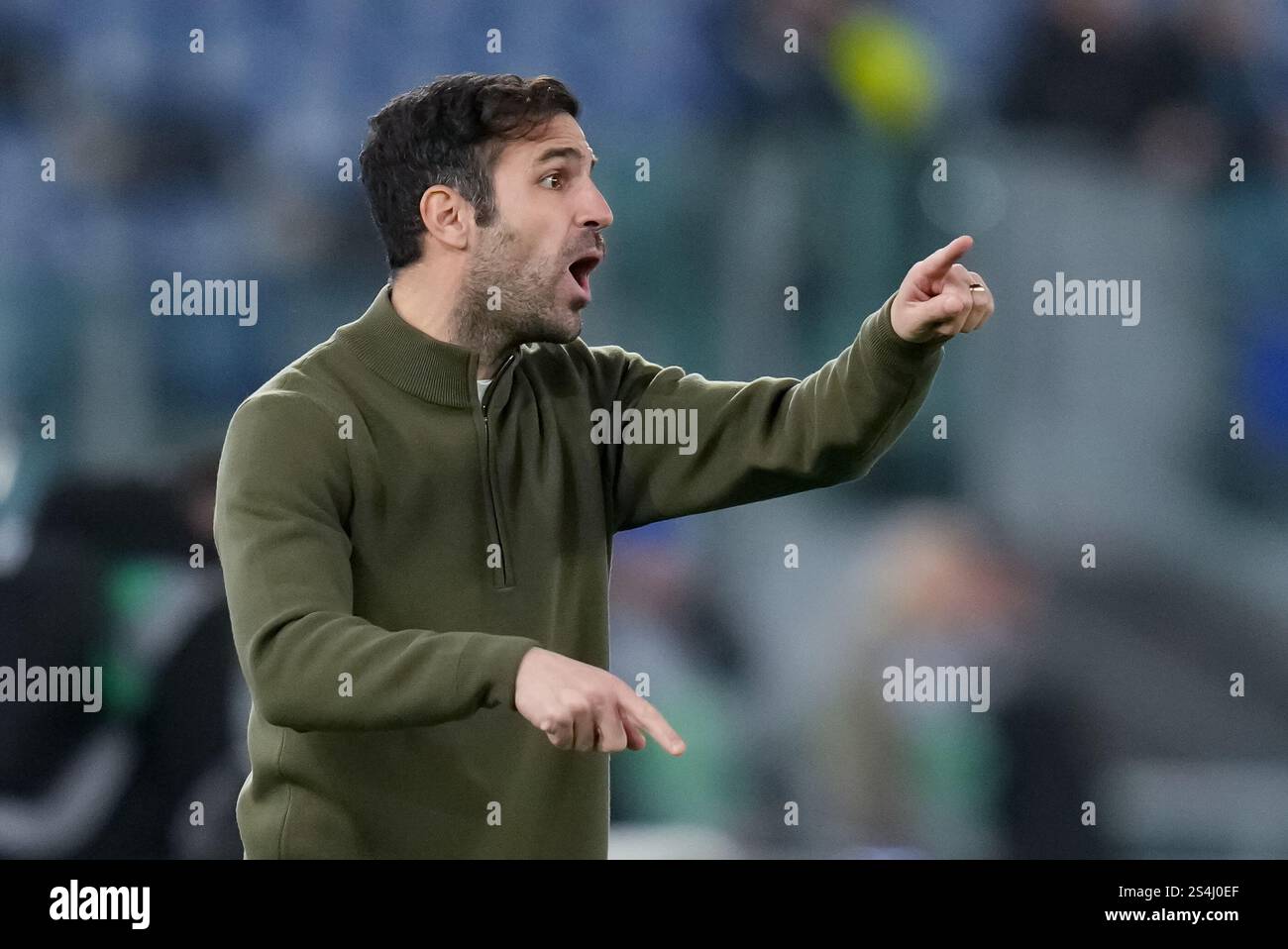 Rome, Italy. 10th Jan, 2025. Cesc Fabregas head coach of Como 1907 gestures during the Serie A ...