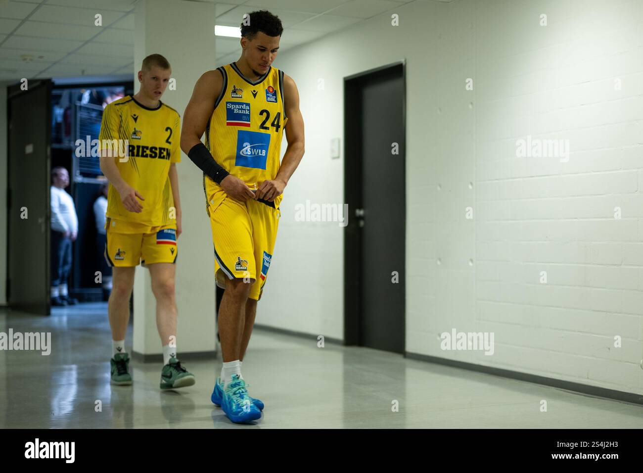 Jacob Patrick (MHP Riesen Ludwigsburg, #02), Brandon Tischler (MHP ...
