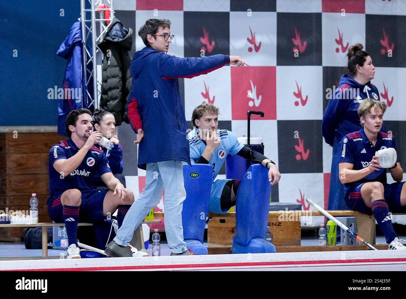 Mannheim, Deutschland. 12th Jan, 2025. Andreu Enrich (Trainer, MHC), gs ...