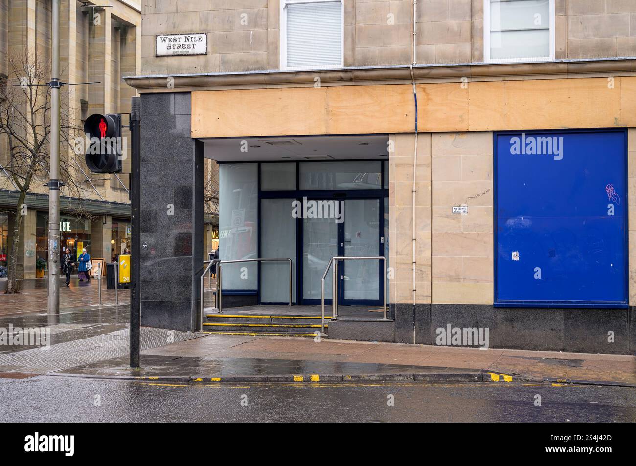 Permanently closed Royal Bank of Scotland branch on the junction of ...
