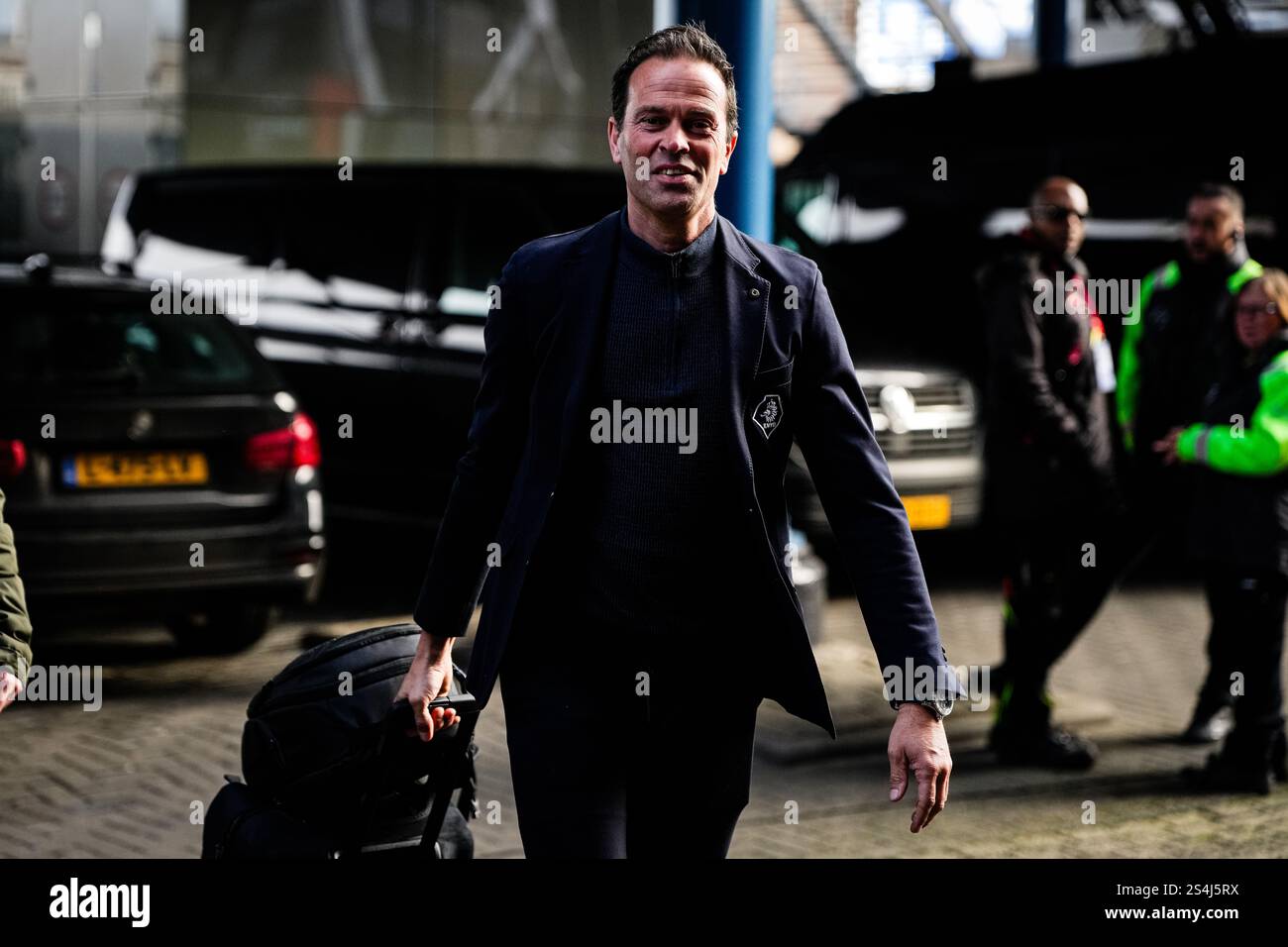 Rotterdam, The Netherlands. 12th Jan, 2025. Rotterdam - Referee Bas ...