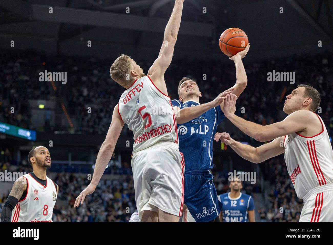 Mannheim, Deutschland. 12th Jan, 2025. Ryan Mikesell (MLP Academics Heidelberg, #33), Niels ...