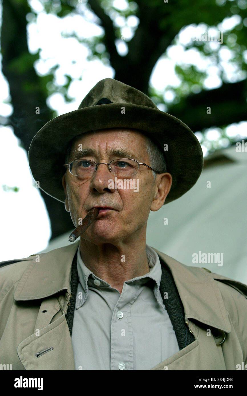 One of the most seminal figures in British literature, Alan Sillitoe ...