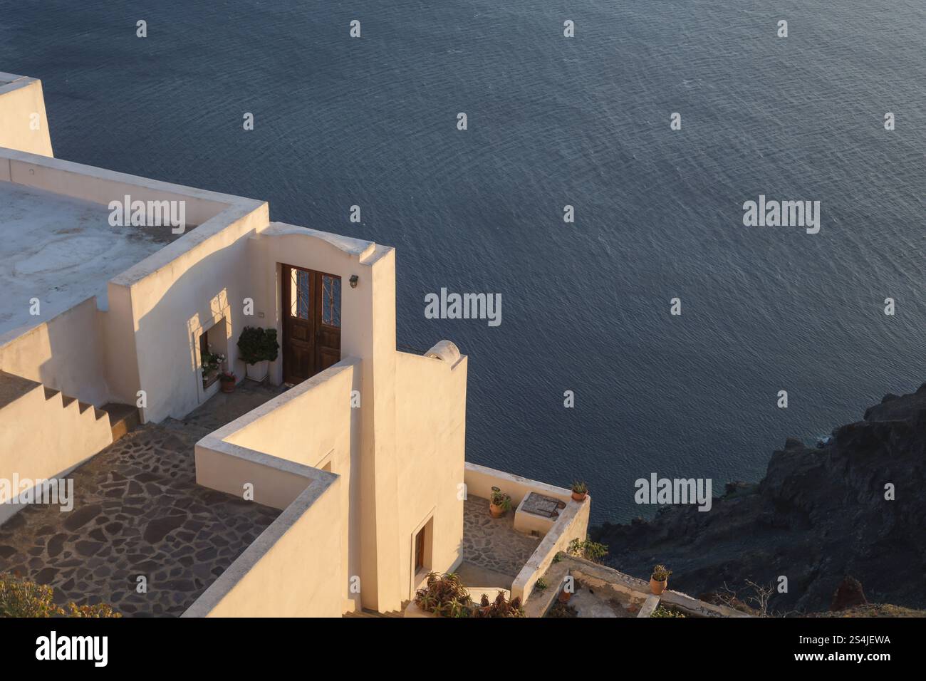 Santorini host hi-res stock photography and images - Alamy
