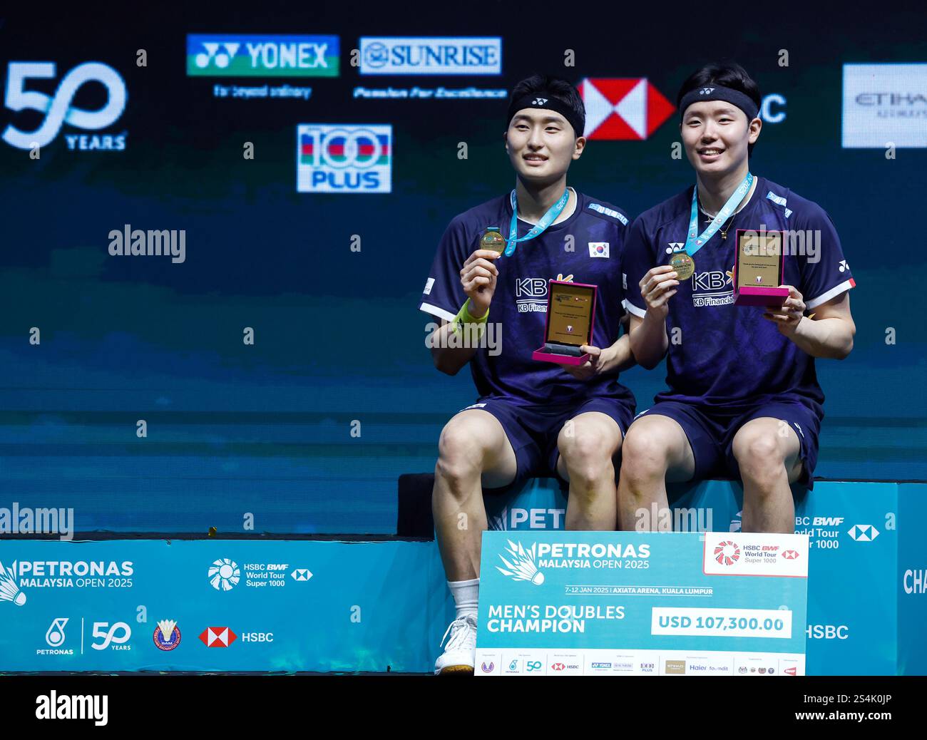 Kuala Lumpur, Malaysia. 12th Jan, 2025. Kim Won Ho (L) and Seo Seung ...