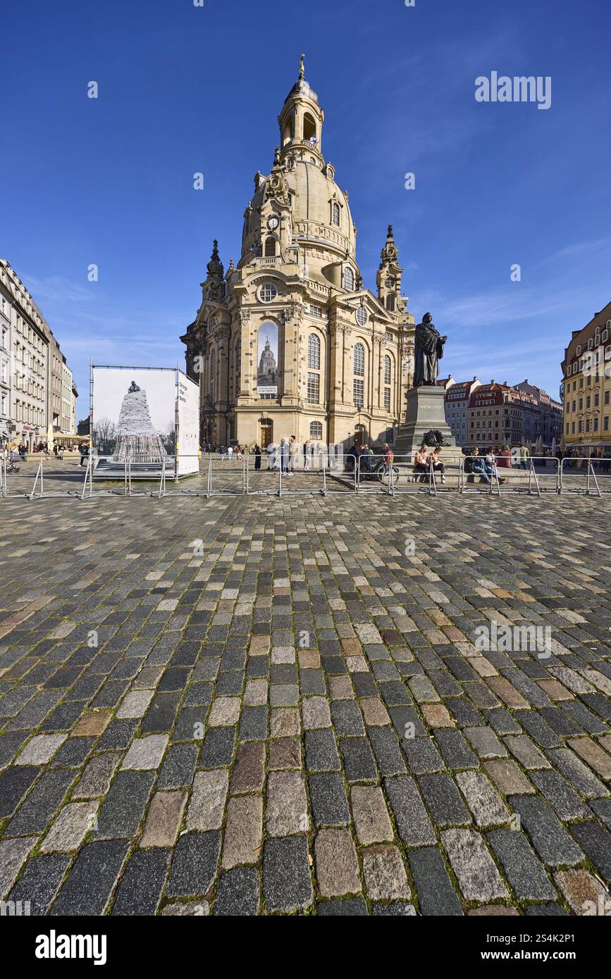 Frauenkirche Dresden, Baroque architectural style, security barrier ...