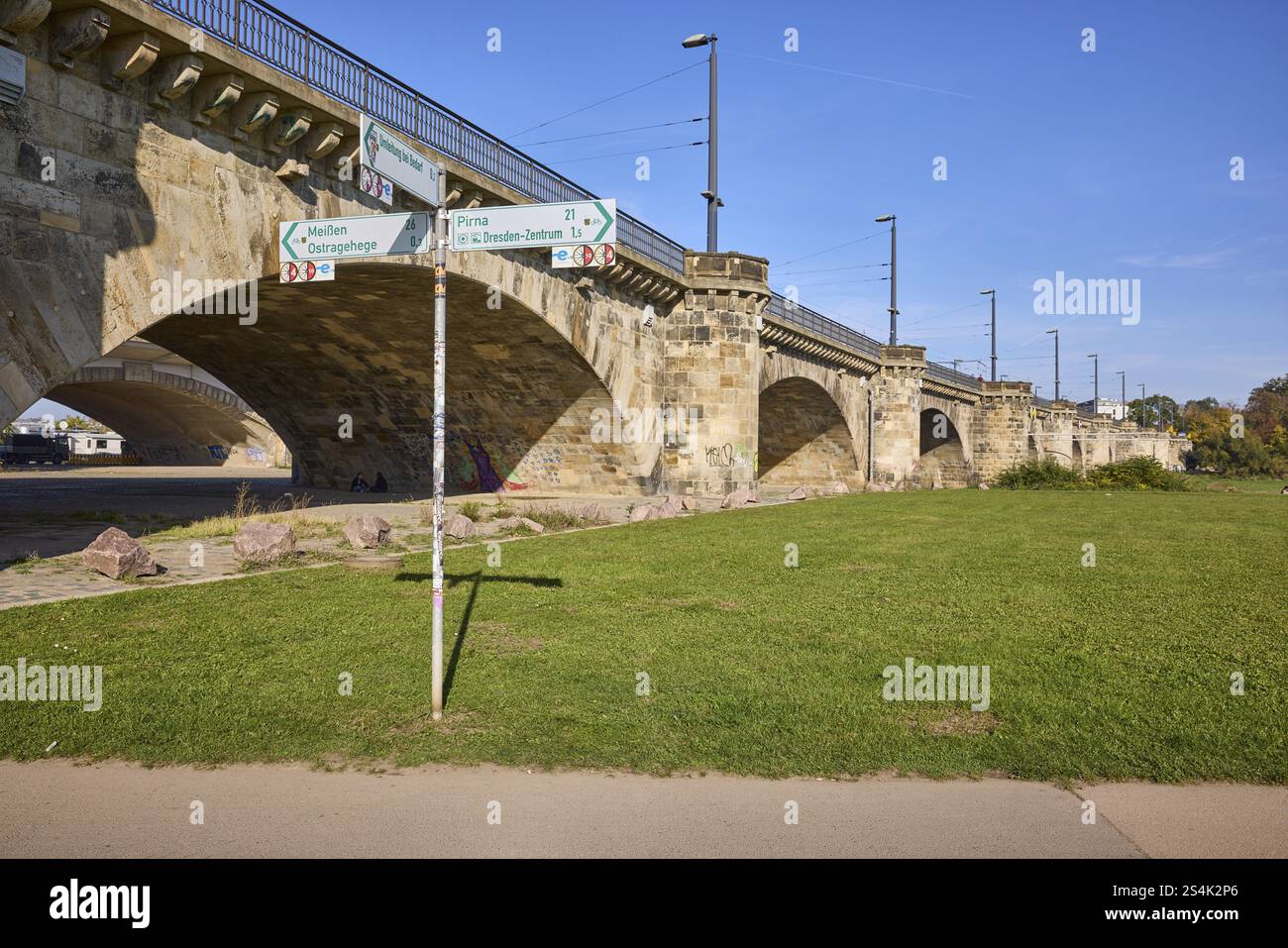 Marienbruecke, lanterns, meadow, signposts to Meissen, Ostragehege ...