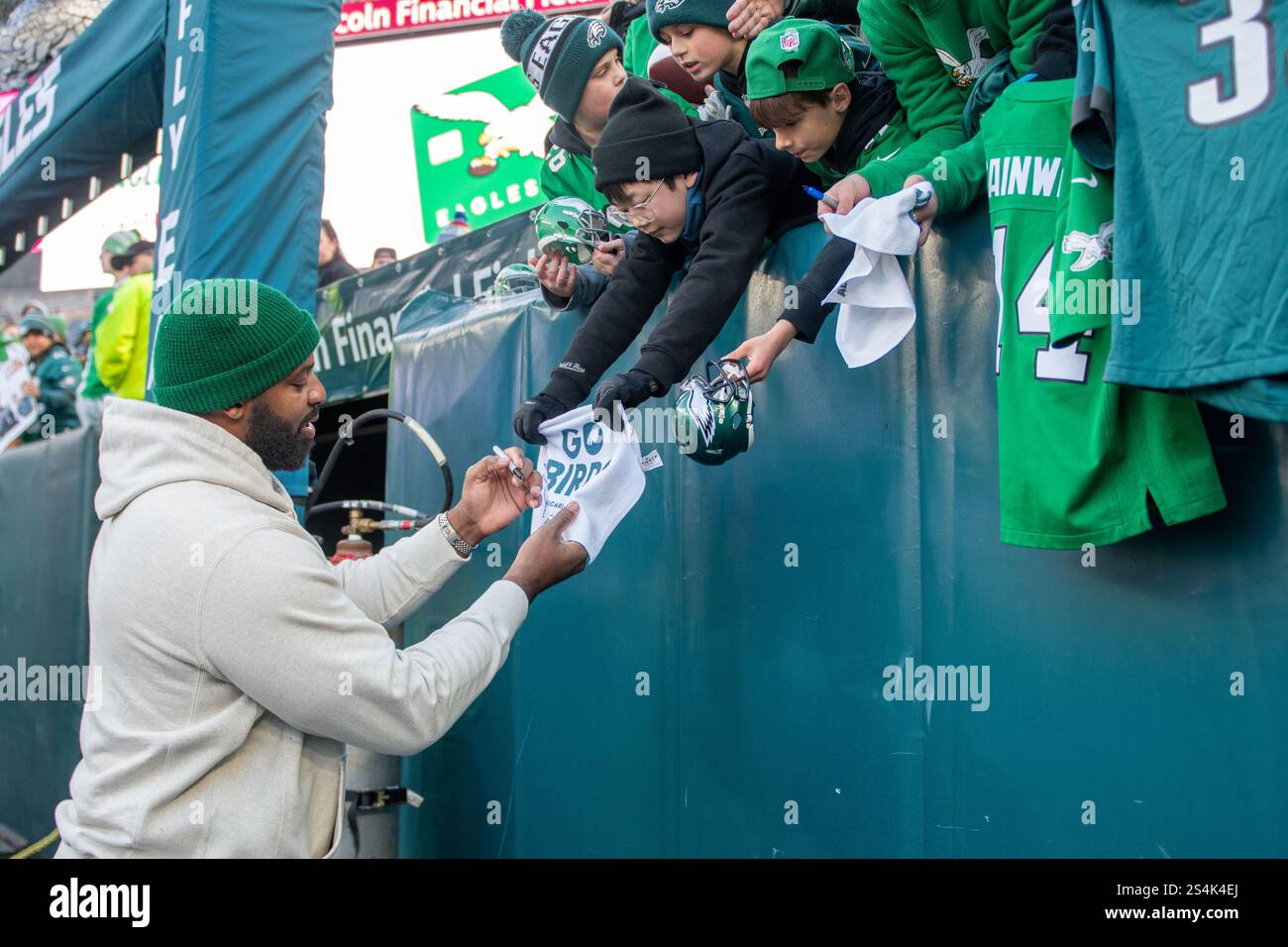 Philadelphia, Pennsylvania, USA. 12th Jan, 2025. Former Eagles FLETCHER ...