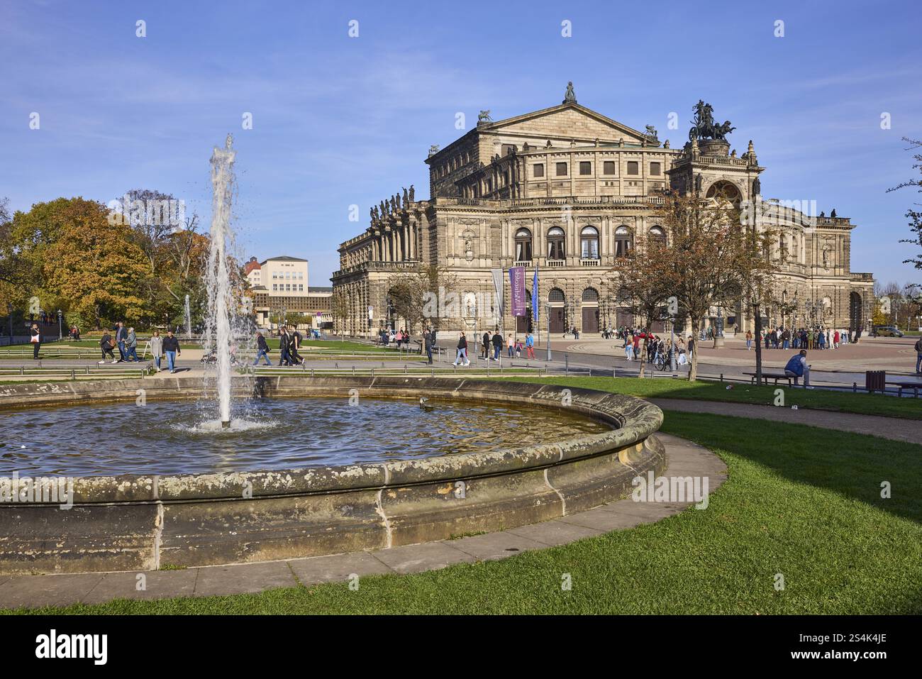 Semperoper, Opera House of the Dresden State Opera, architectural style ...