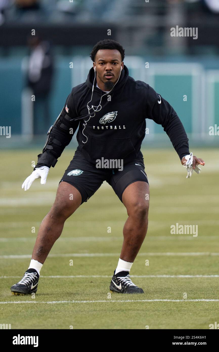 Philadelphia Eagle linebacker Nakobe Dean (17) in action before an NFL ...
