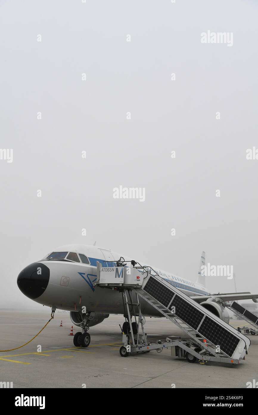 Condor Airbus A320 in retro look, vintage design at check-in position ...