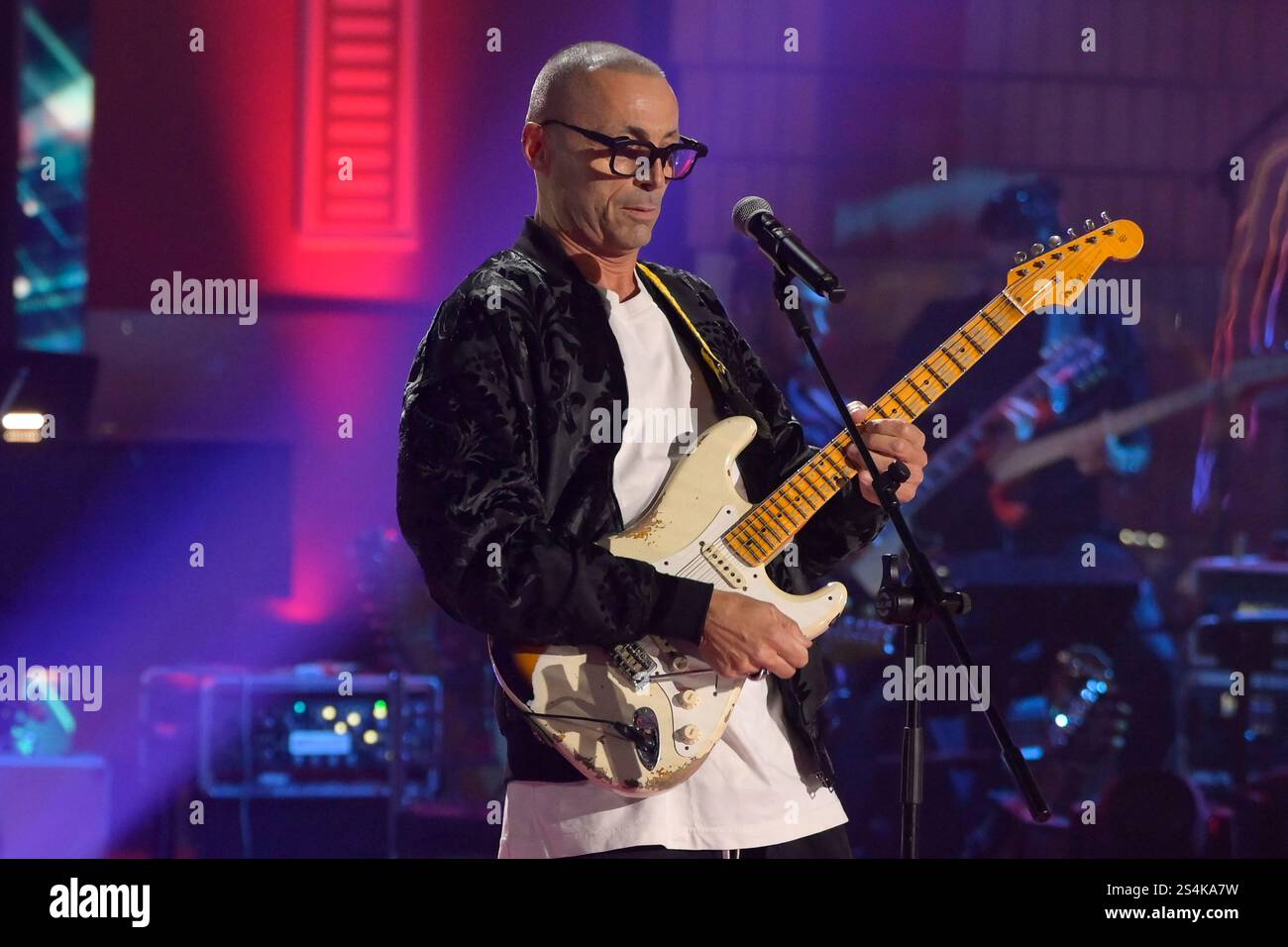 Alex Britti performs during the first episode of Rai tv program "Ora o ...