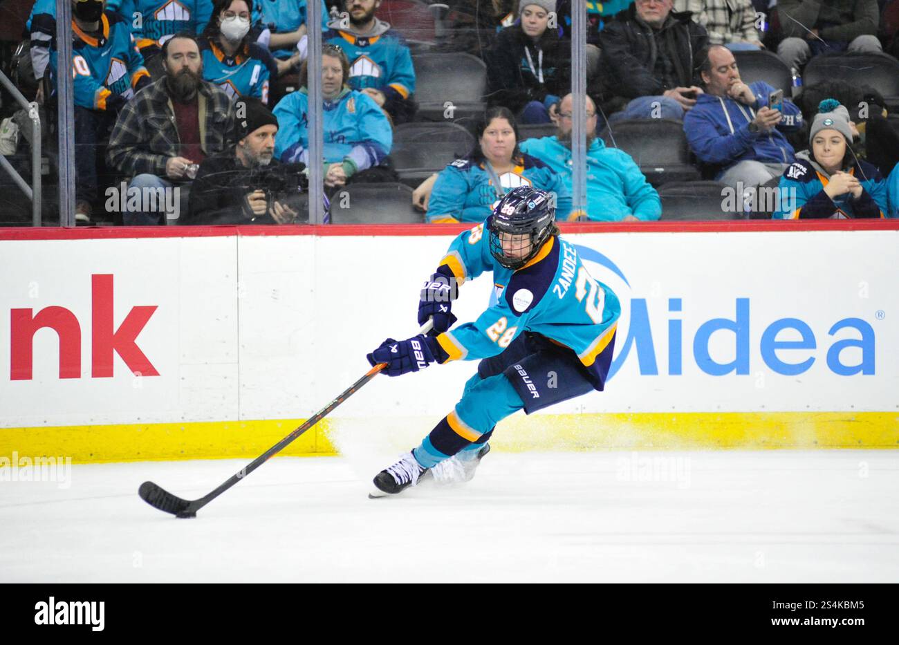 Newark, USA. 12th Jan, 2025. Micah Zandee-Hart (28) during Sunday's ...