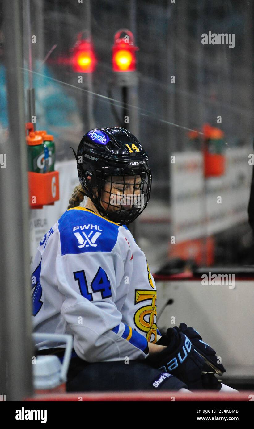 Newark, USA. 12th Jan, 2025. Renata Fast (14) sits in the penalty box ...
