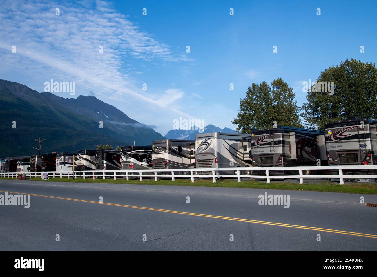 Rv park hi-res stock photography and images - Alamy