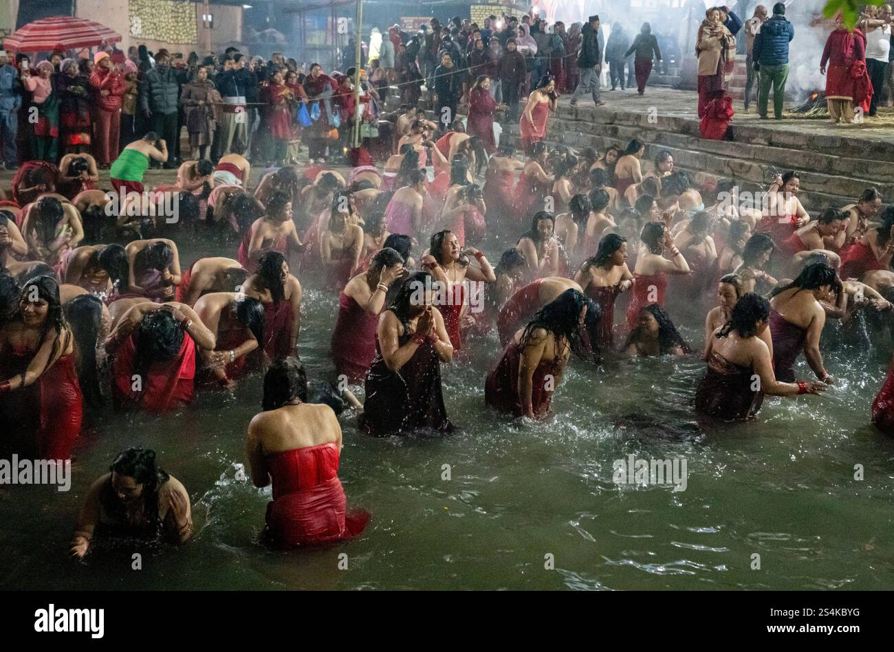 Devotees take holy dips in the Sali river during Madhav Narayan ...