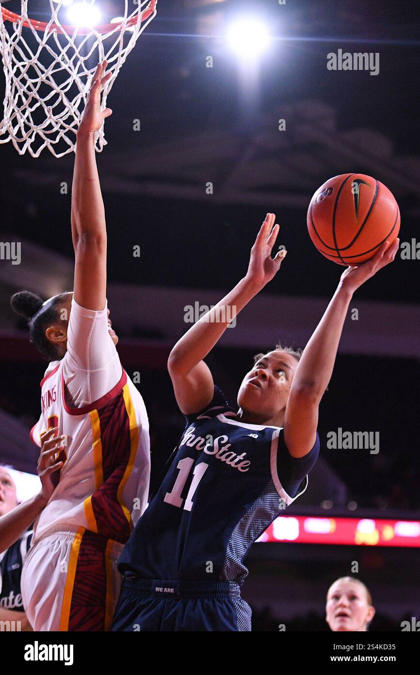 LOS ANGELES, CA - JANUARY 12: USC Trojans guard JuJu Watkins (12) goes ...
