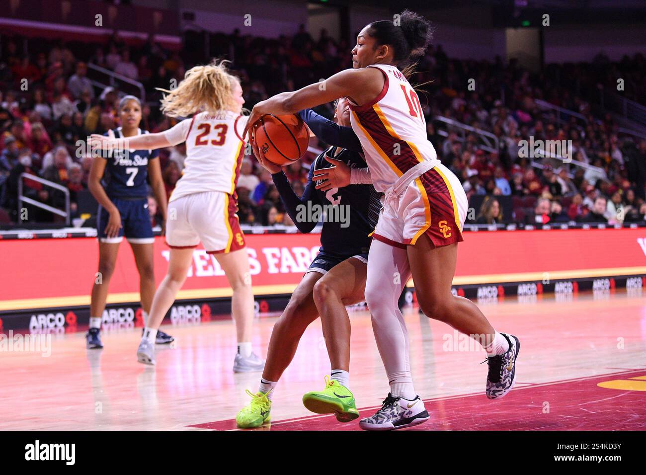 LOS ANGELES, CA - JANUARY 12: USC Trojans guard Malia Samuels (10 ...