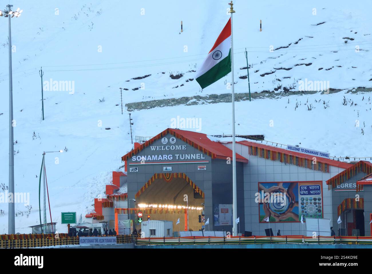 Ganderbal, Jammu And Kashmir, India. 13th Jan, 2025. A view of the ...
