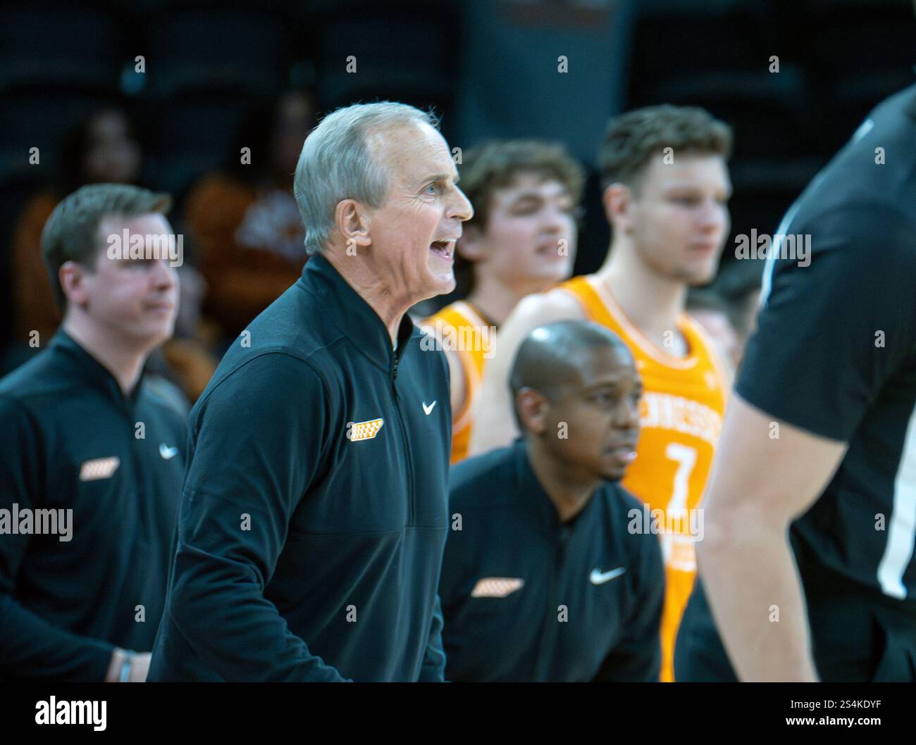 Tennessee head coach Rick Barnes reacts to a call during the second ...