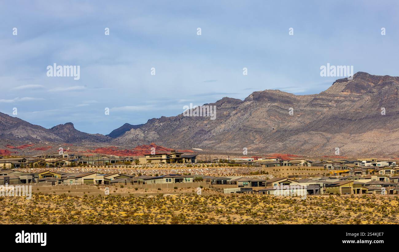 Southwest living. Las Vegas Metro Area Residential Panorama with the ...