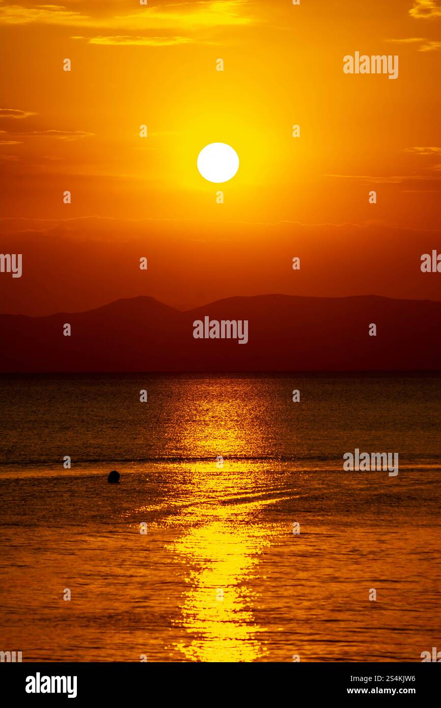 Stunning sunset colors hi-res stock photography and images - Alamy