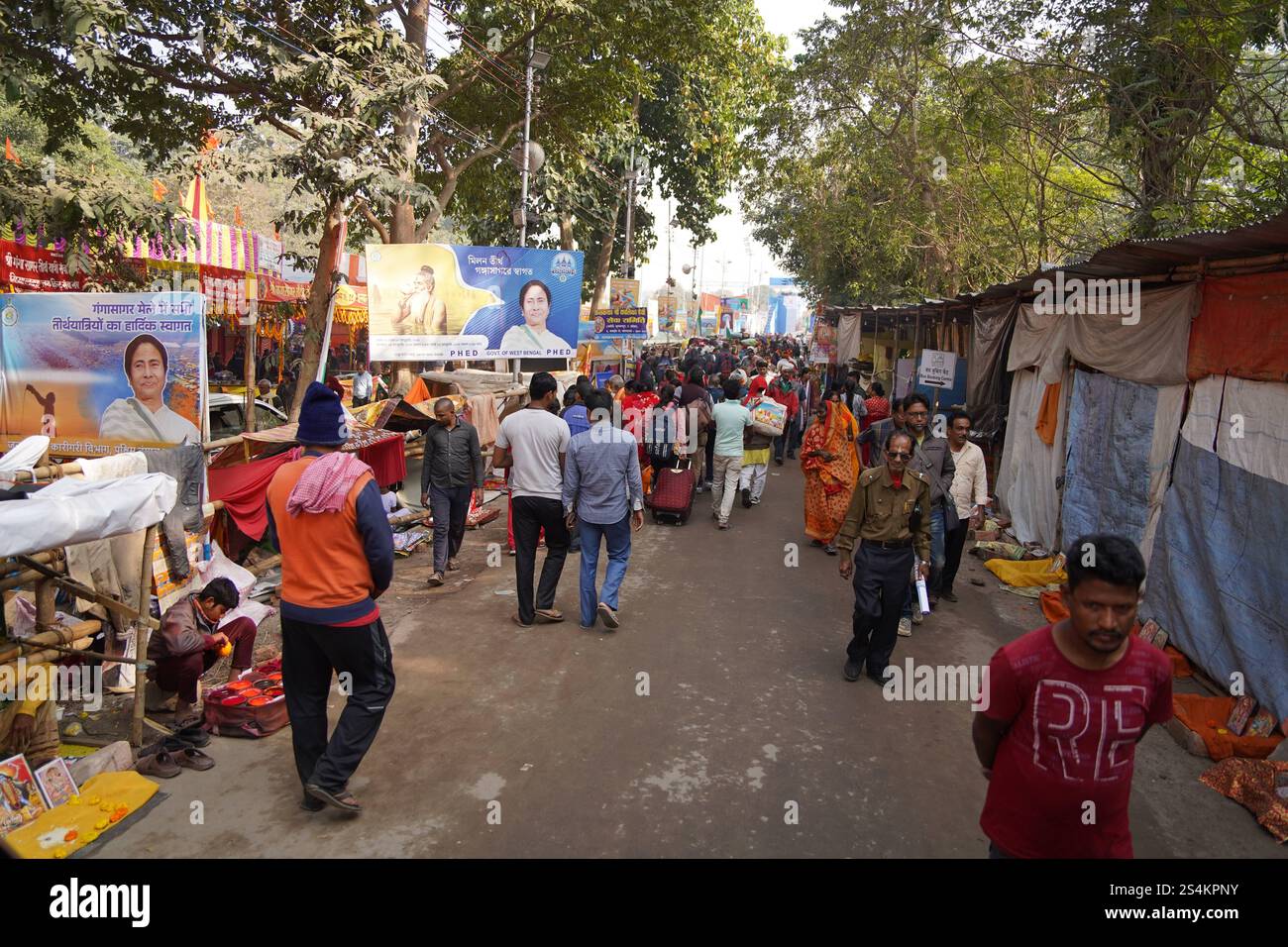 Kolkata, West Bengal, India. 11th Jan, 2025. The Gangasagar Mela ...