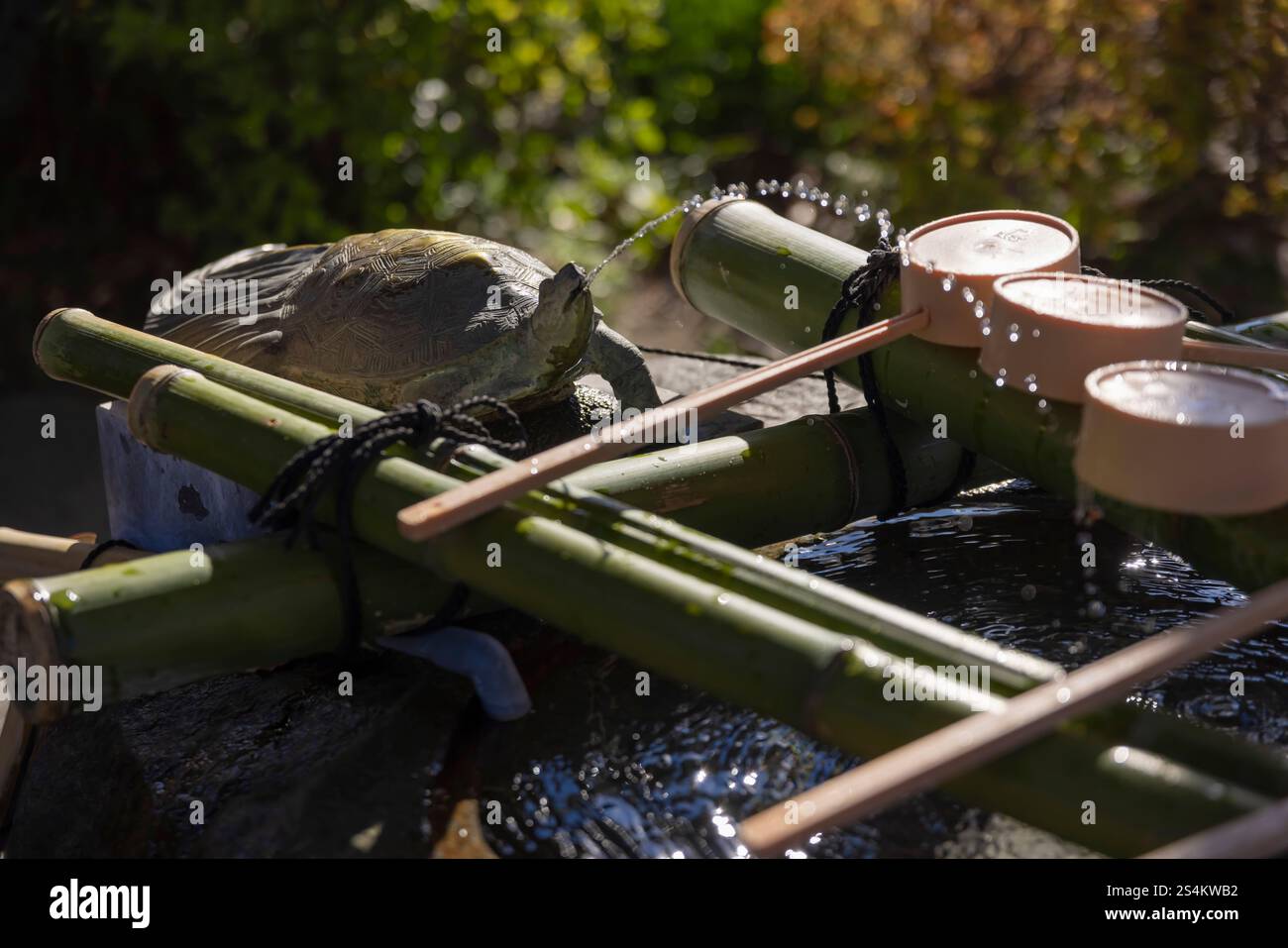 A fountain at Kameido Tenjin shrine in Tokyo Stock Photo - Alamy