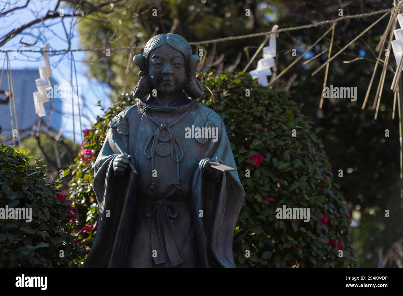 A guardian statue of man at Kameido Tenjin shrine Stock Photo - Alamy