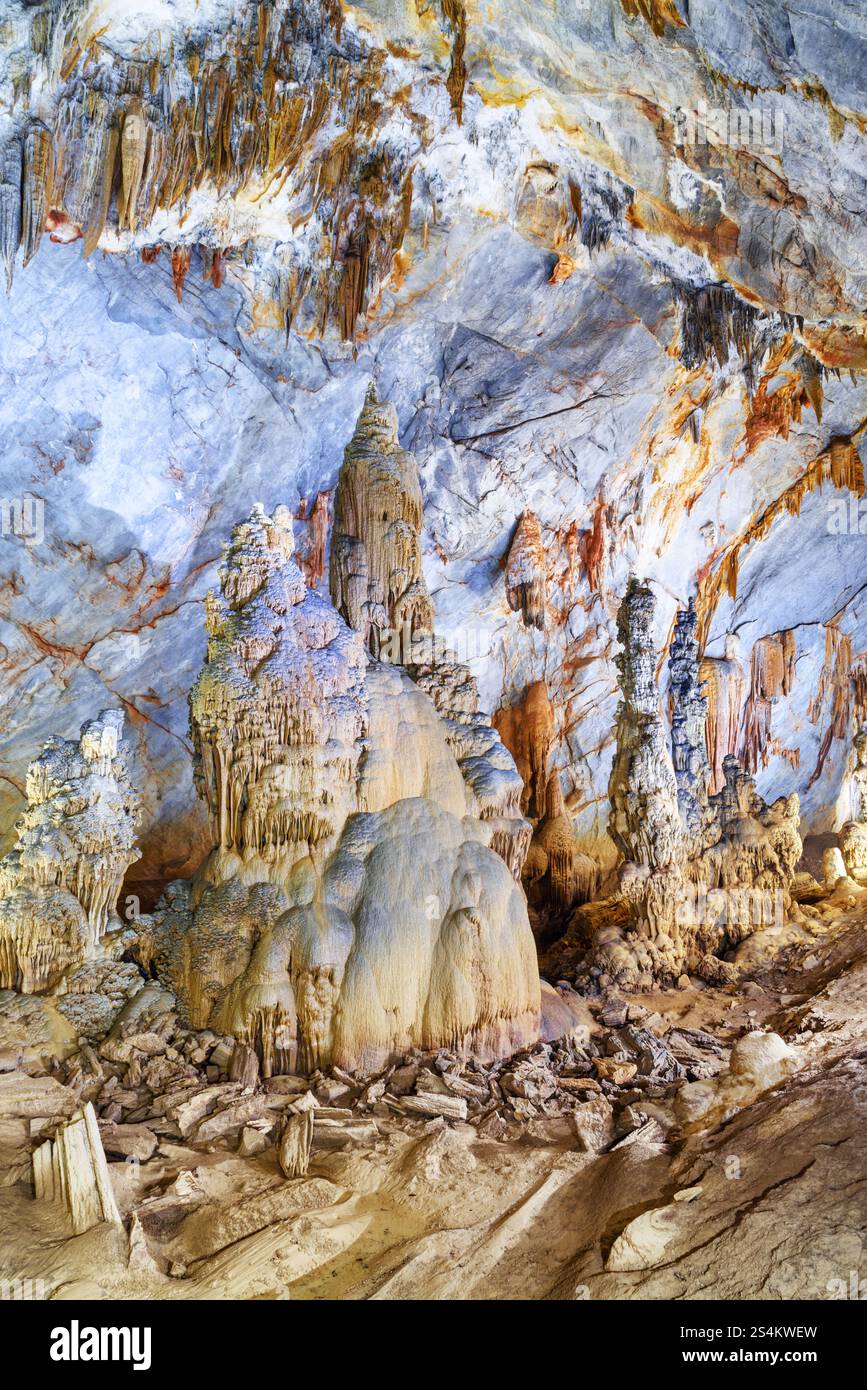 Scenic stalagmites at underground chamber inside Paradise Cave Stock ...