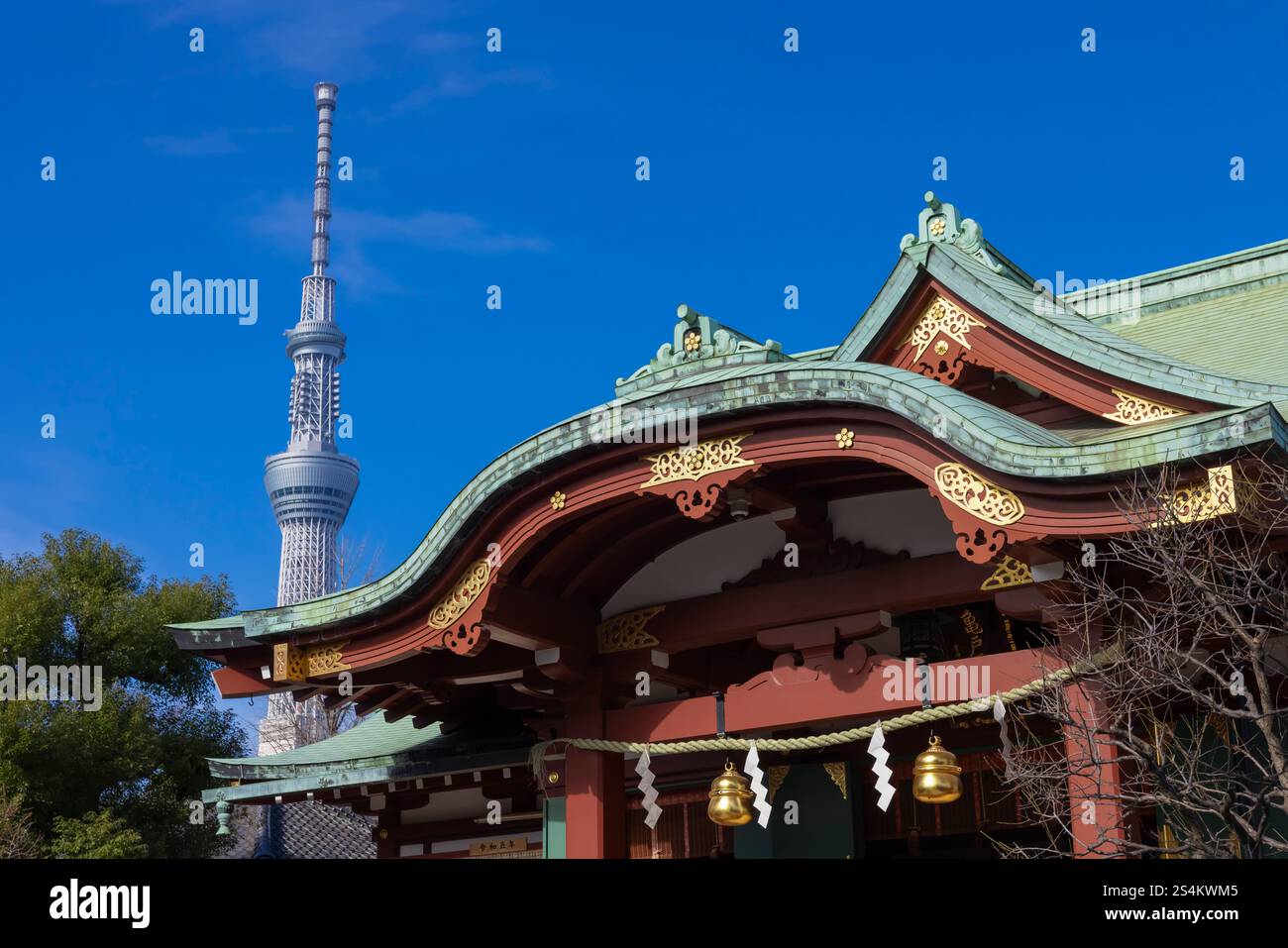 A main temple behind Tokyo sky tree at Kameido Tenjin shrine in Tokyo Stock Photo - Alamy